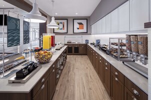 Pequeno-almoço takeaway diário incluído 