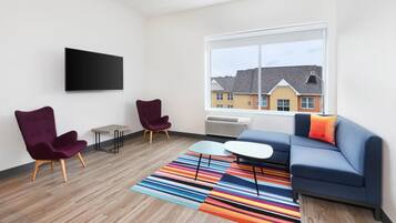 Cofre no quarto, secretária