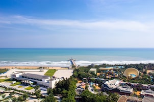 Vista para praia/oceano