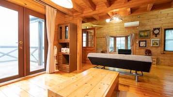 Casa (Private Vacation Home, Akazawa, D-13) | Sala de estar | TV de ecrã plano