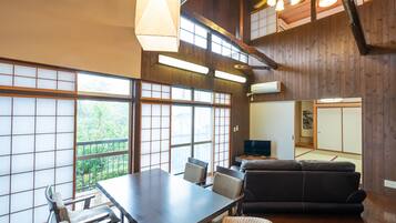 Casa (Private Vacation Home, Akazawa, E-29) | Sala de estar | TV de ecrã plano