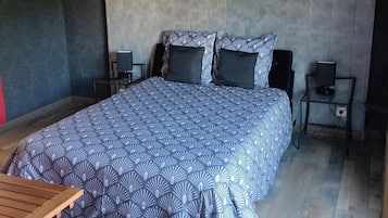 Quarto Duplo | Com decoração personalizada, berços/camas para crianças grátis