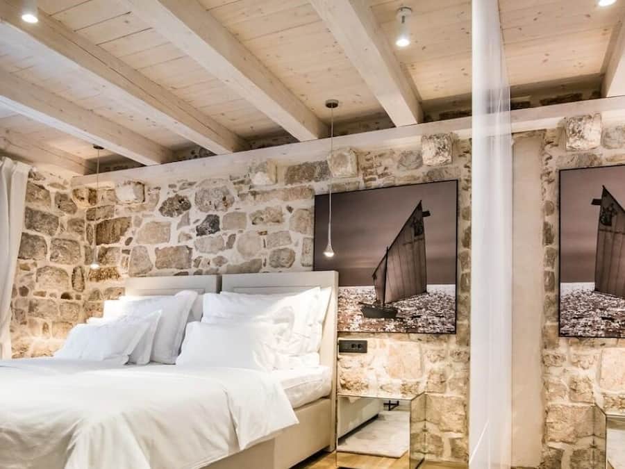 Roupas de cama antialérgicas, cofres nos quartos