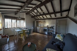 Apartamento Panorâmico | Cozinha privada | Um frigorífico/congelador grande, um forno, uma placa de cozinha 