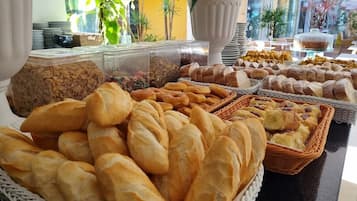 Pequeno-almoço tipo buffet diário incluído