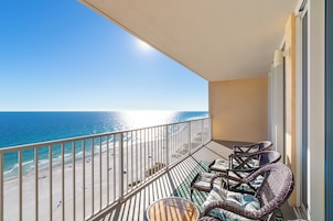 Condo família, 3 quartos, banheira de hidromassagem, vista para a praia | Sacada