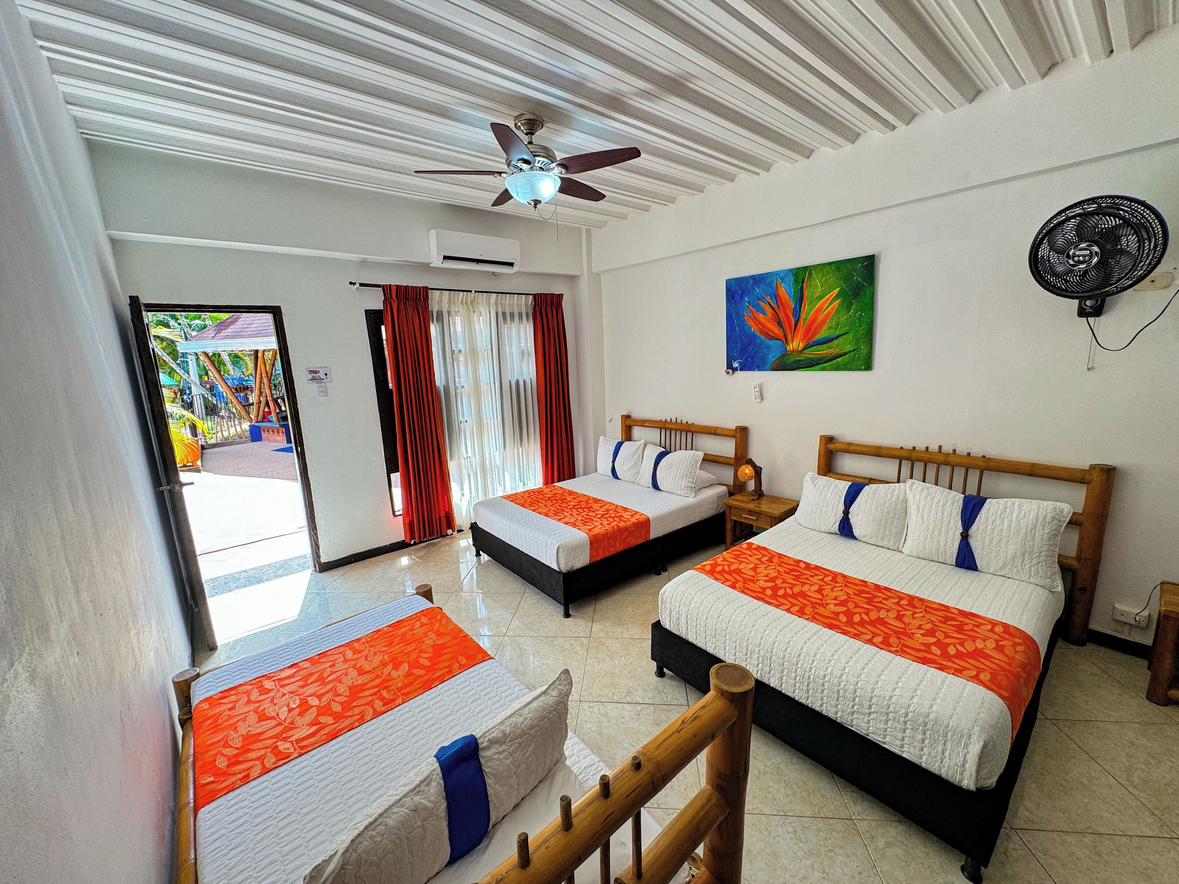 Quarto Familiar | Roupa de cama fornecida, acesso para cadeira de rodas 