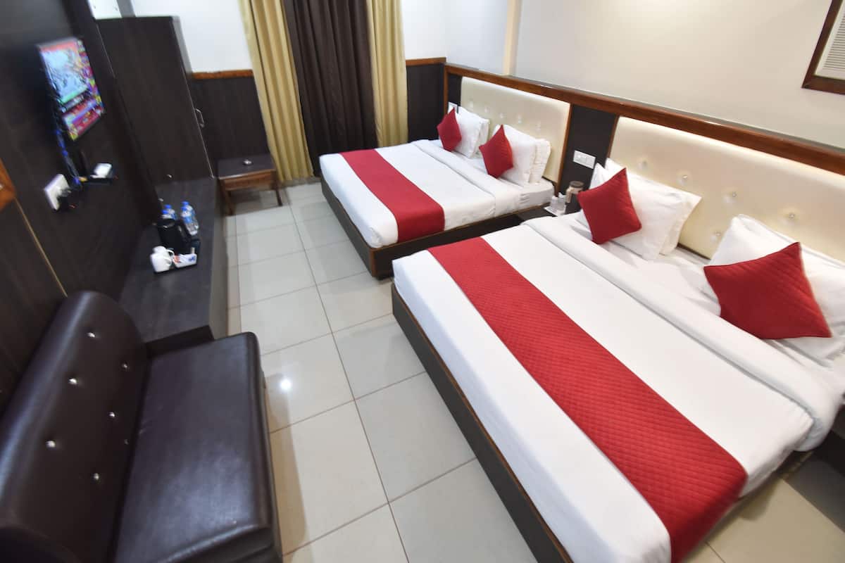 Quarto família | Cofres nos quartos, ferros/tábuas de passar roupa, Wi-Fi de cortesia