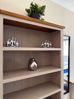 Quarto família | Individualmente decorados, individualmente mobiliados, escrivaninha