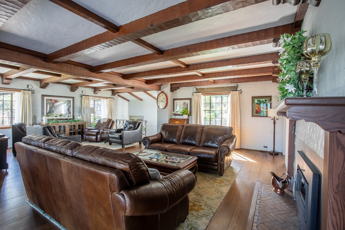 Hummingbird Estate Wine & Suites Reviews, Deals & Photos 2023 - Expedia