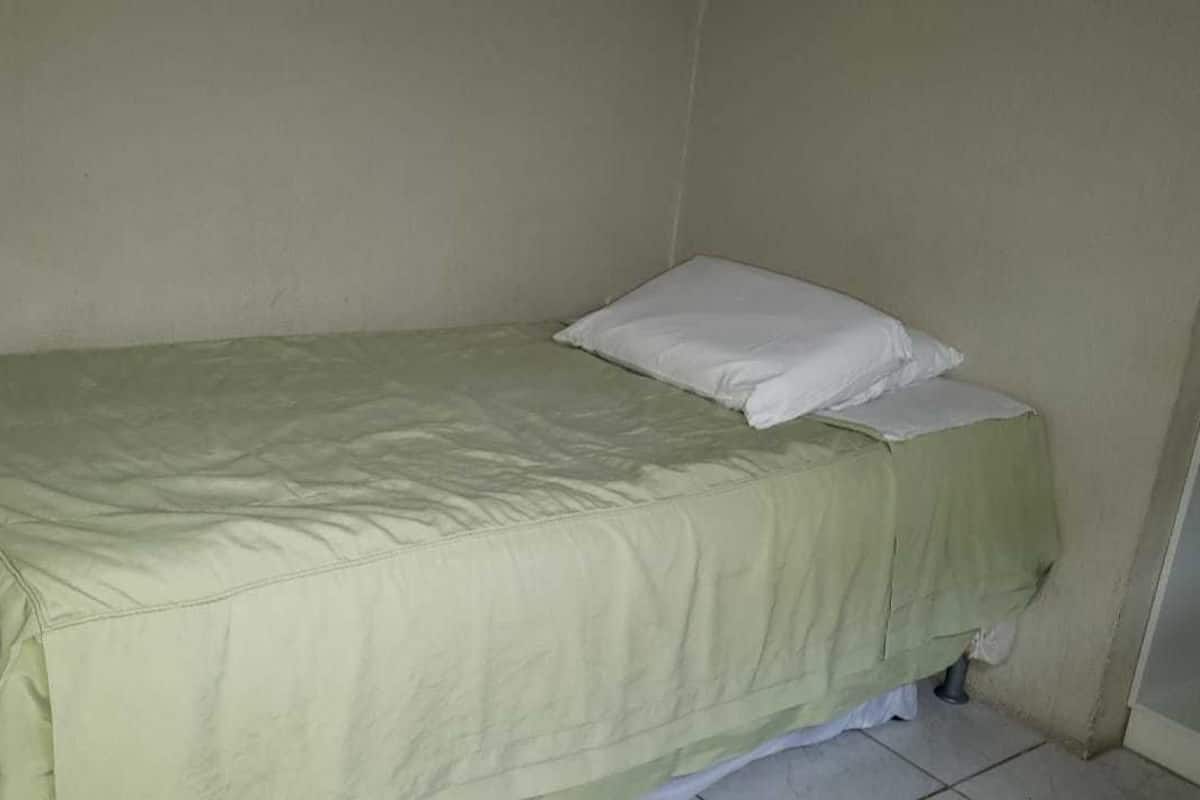 Quarto Twin | 1 quarto, minibar, Wi-fi grátis, roupa de cama fornecida