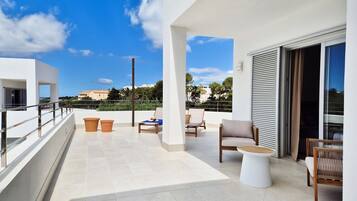 Apartamento, 2 quartos, varanda | Terraço/pátio interior