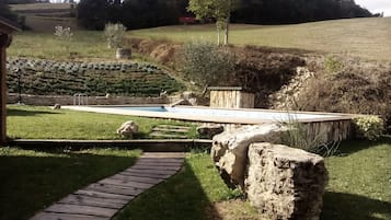 Piscina externa sazonal