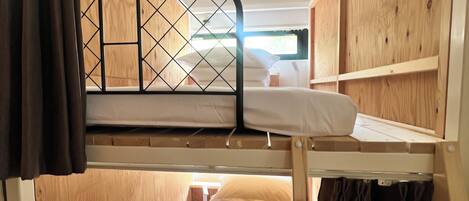 Dormitório compartilhado econômico, em dormitório misto, para não fumantes, banheiro compartilhado | Wi-Fi de cortesia, roupa de cama