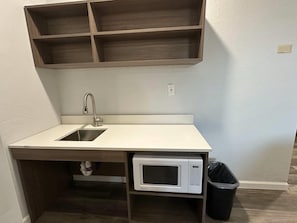 Quarto, 2 camas queen-size, não fumadores | Roupa de alta qualidade, com mobília individualizada, secretária
