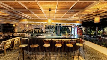 Bar junto à piscina
