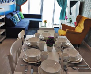 Apartamento com design assinado | Sala de jantar