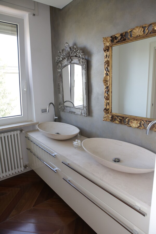 Champagne Rooms - Desenzano del Garda