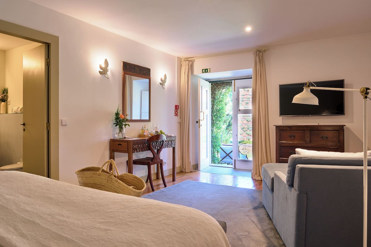 Casa Tradicional - Quarto Superior | Cofre no quarto, quartos insonorizados, Wi-fi grátis