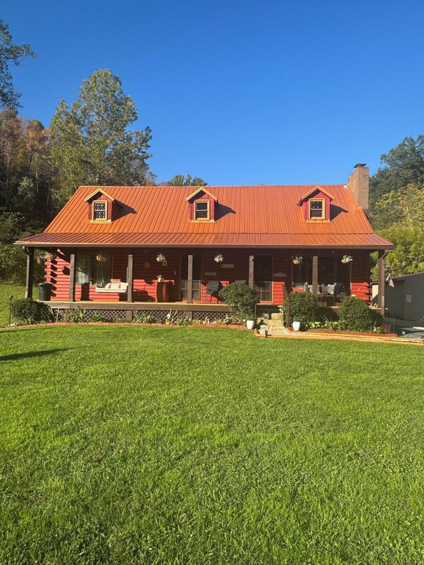 Log Cabin In The Field - Camden Park, Huntington
