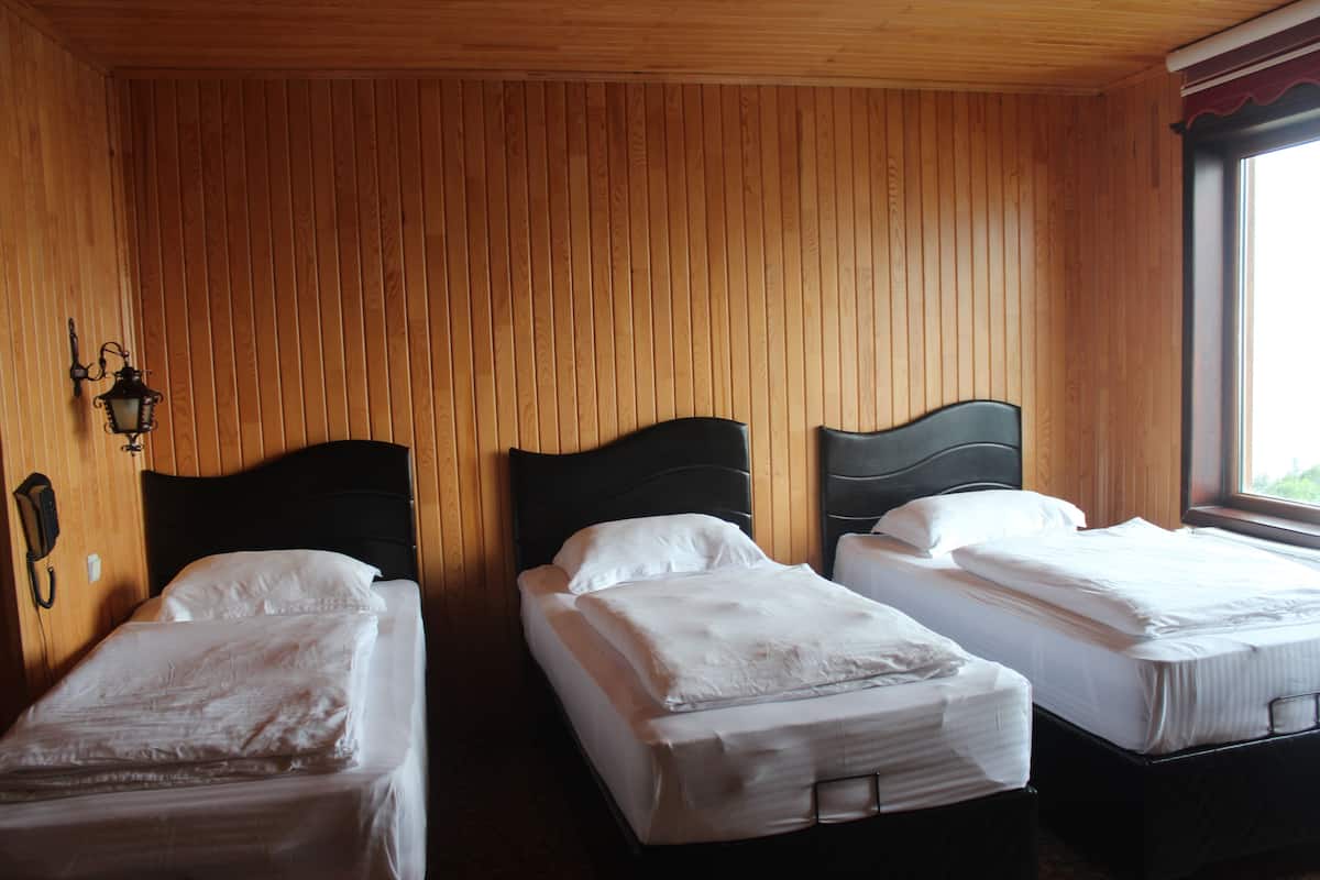 Quarto Triplo | Quartos insonorizados, Wi-fi grátis