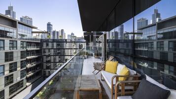 Apartamento Familiar, 2 quartos, varanda, Vista para a cidade | Terraço/pátio interior