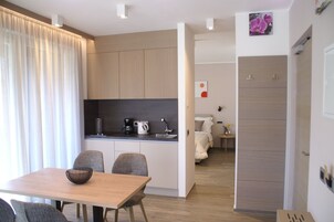 Apartamento, 1 quarto (Peonia) | Roupa de alta qualidade, edredões de penas, camas de colchão pillowtop 