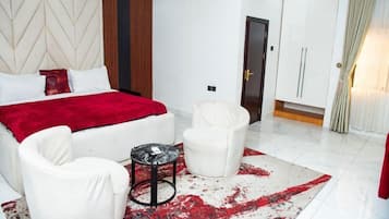 Quarto premium | Cofres nos quartos, individualmente decorados