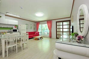 Estúdio (SHANA) | Com decoração personalizada, com mobília individualizada, Wi-fi grátis 