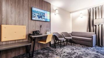 Quarto Familiar, várias camas | Secretária, quartos insonorizados, ferro/tábua de engomar, Wi-fi grátis