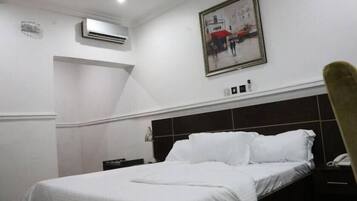 Quarto Deluxe | Secretária, secretária adequada para computadores portáteis