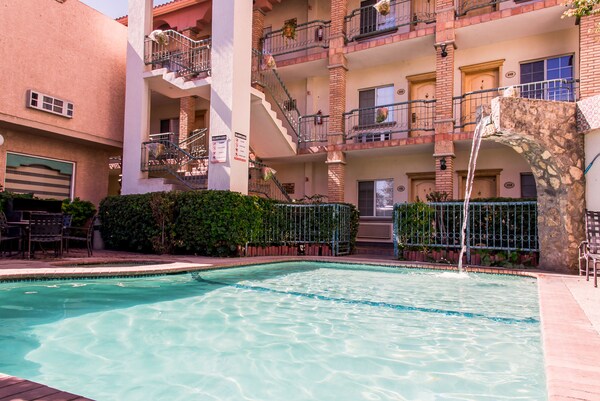 Vacation Rentals María Bonita - El Paso, TX