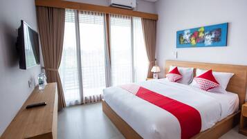 Quarto Duplo Standard | Secretária, Wi-fi grátis, roupa de cama fornecida