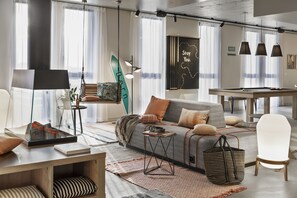 Área de estar no saguão