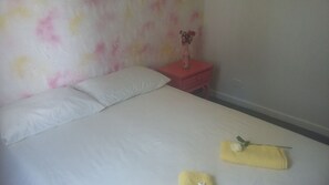 Quarto casal standard ( suite 4 | Wi-fi grátis, roupa de cama fornecida 