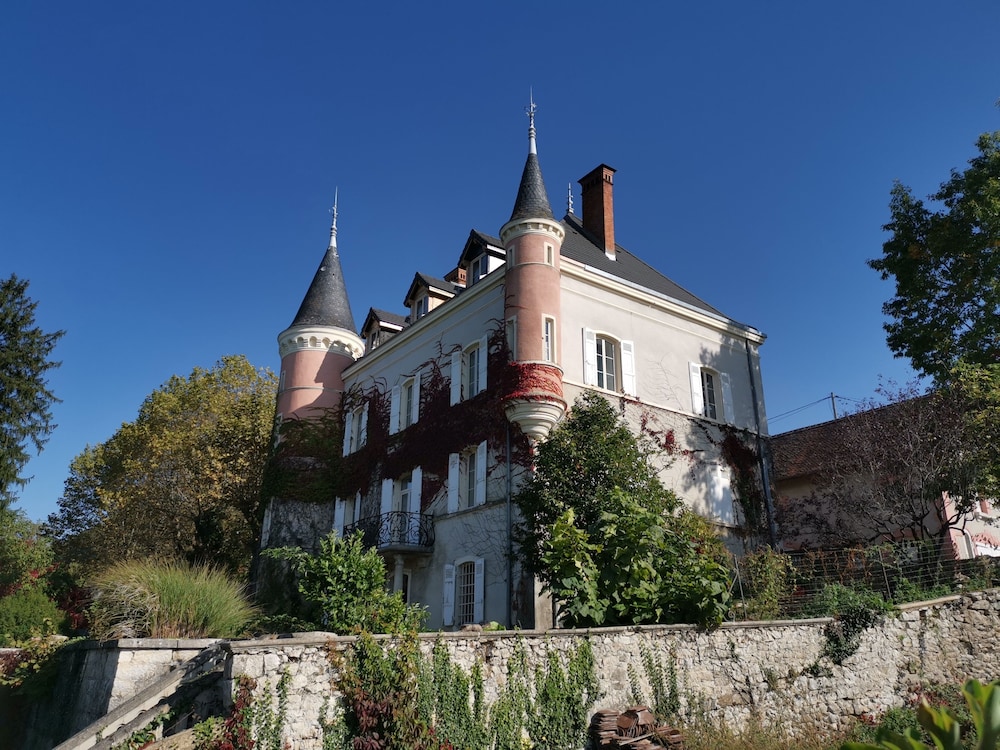 Chateau De Saint-genix - Savoie