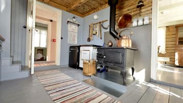 Casa tradicional, cozinha | Área de estar