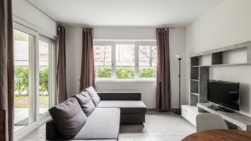 Apartamento, 1 quarto (Prestige 05) | Sala | TV de ecrã plano