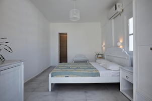 Minibar, cofre no quarto, quartos insonorizados, Wi-fi grátis