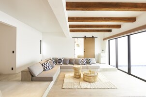 Roupas de cama premium, cofres nos quartos, Wi-Fi de cortesia
