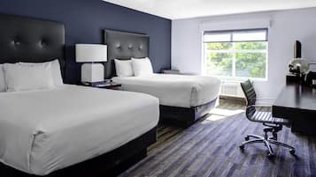 Quarto Standard, 2 camas de casal | Roupa de alta qualidade, camas de colchão pillowtop, secretária