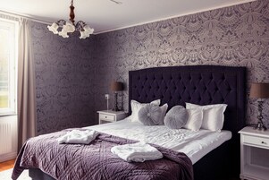 Quarto casal luxo, 1 cama Queen | Roupas de cama antialérgicas, ferros/tábuas de passar roupa