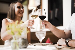 Café da manhã, almoço e jantar; culinária alemã 