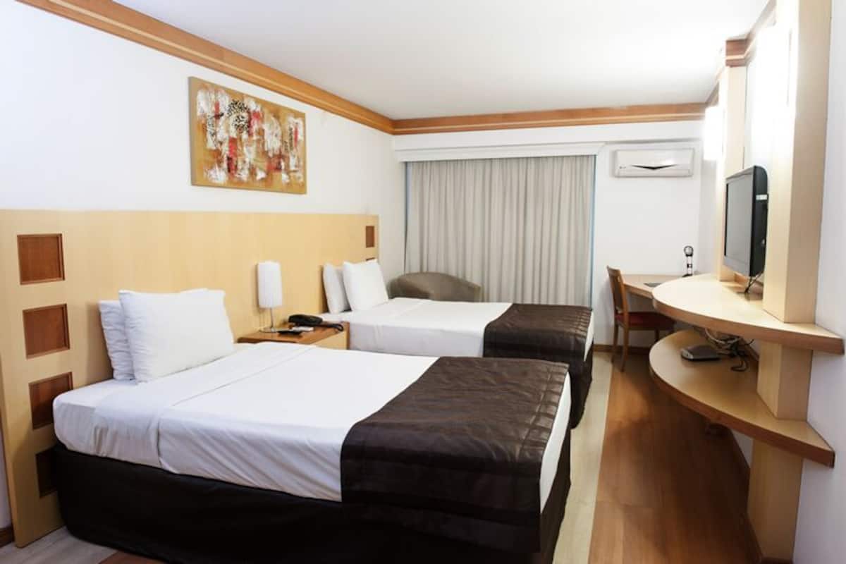 Quarto duplo superluxo | Frigobar, cofres nos quartos, escrivaninha, cortinas blackout