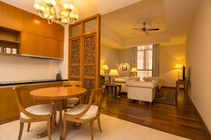 Apartamento, 1 quarto | Sala de estar | Televisor LCD