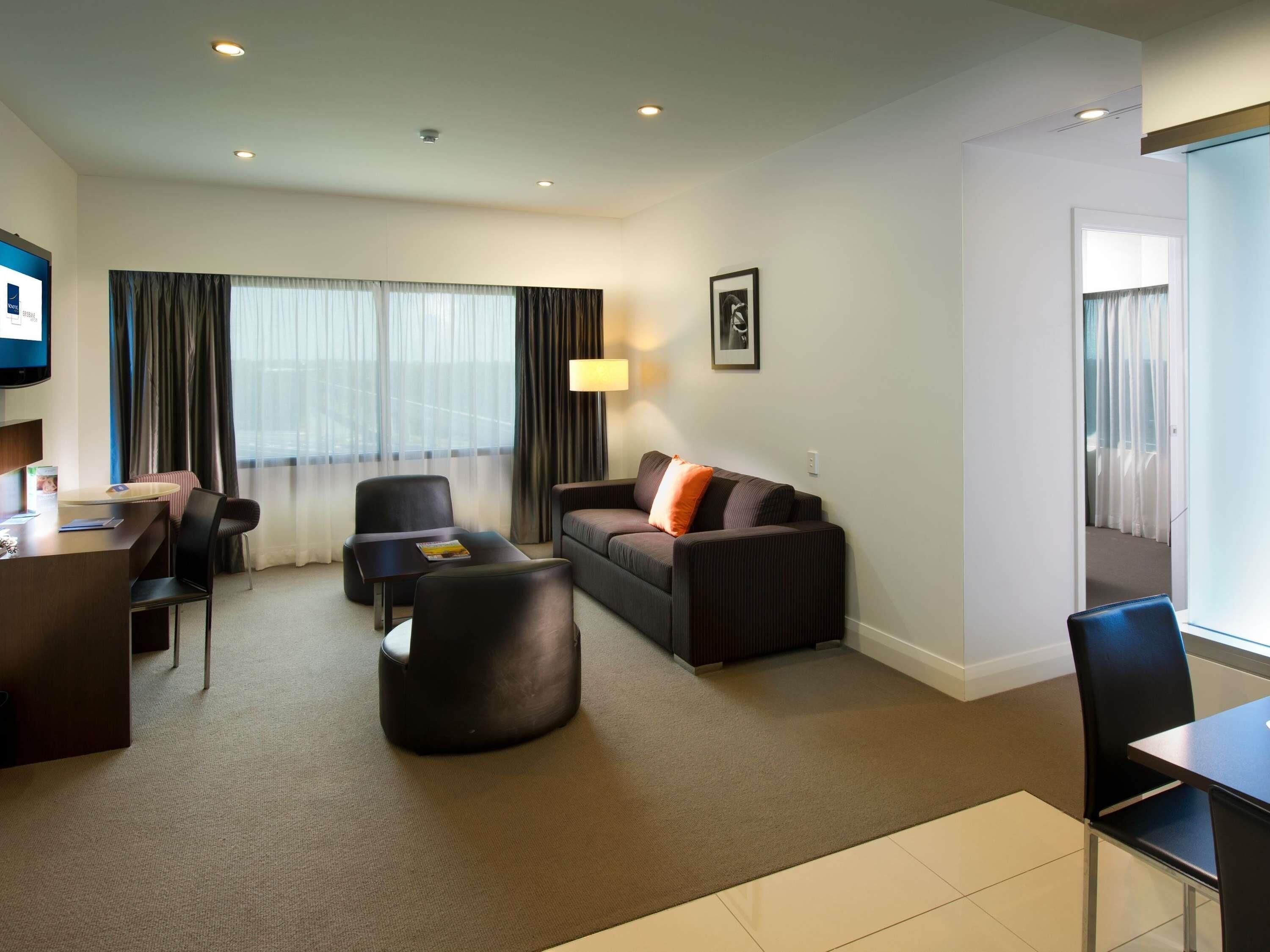 Suite Executiva, 1 cama king-size | Roupa de alta qualidade, minibar, cofre no quarto, secretária 