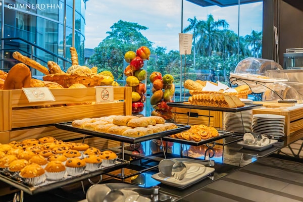 Pequeno-almoço tipo buffet diário (399 THB por pessoa)