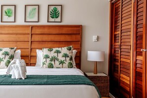 Roupa de alta qualidade, minibar grátis, cofre no quarto, secretária 