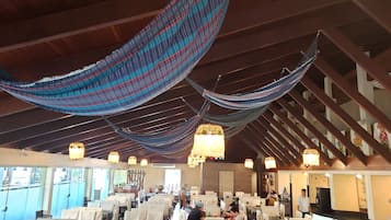 3 restaurantes, café da manhã, culinária brasileira