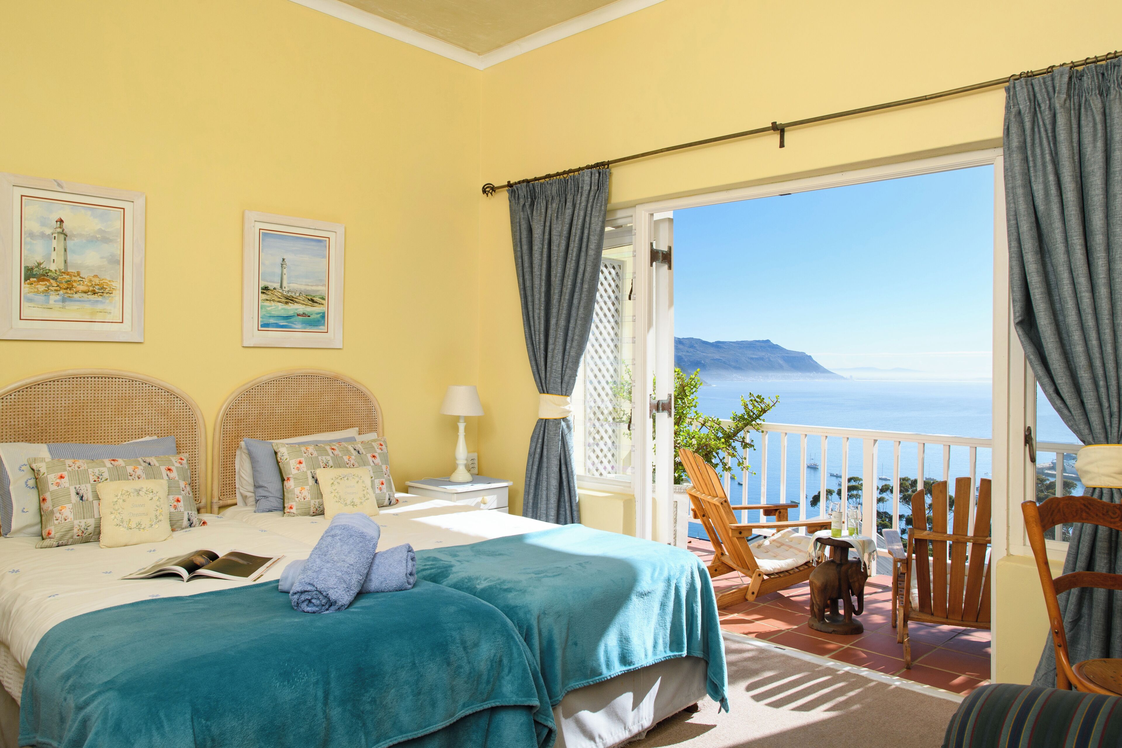 Roupas de cama premium, cofres nos quartos, individualmente decorados